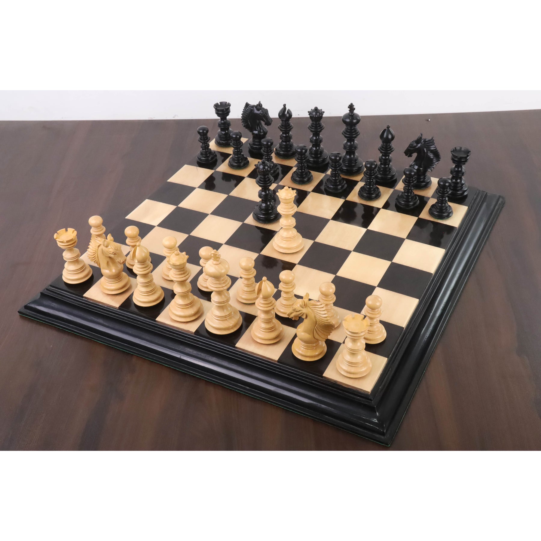 Slightly Imperfect 4.5" Gallant Knight Staunton Pieces Ebony Wood